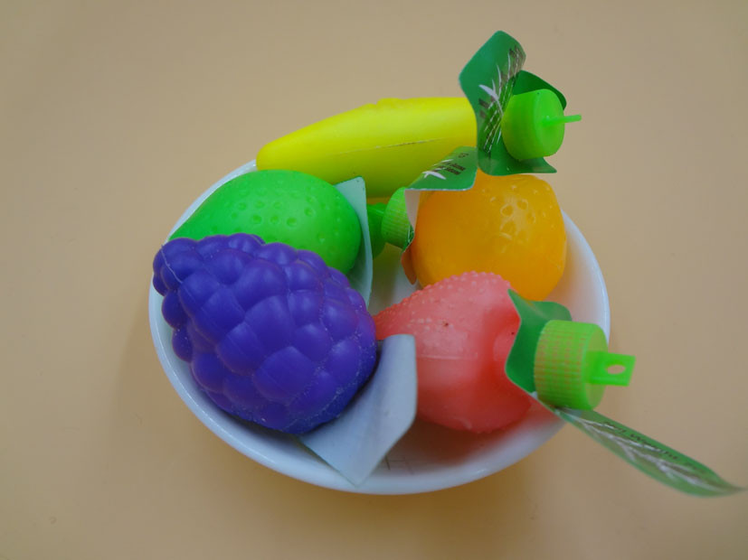 La fruta multi del polvo del caramelo formó el caramelo dulce con sabor ...